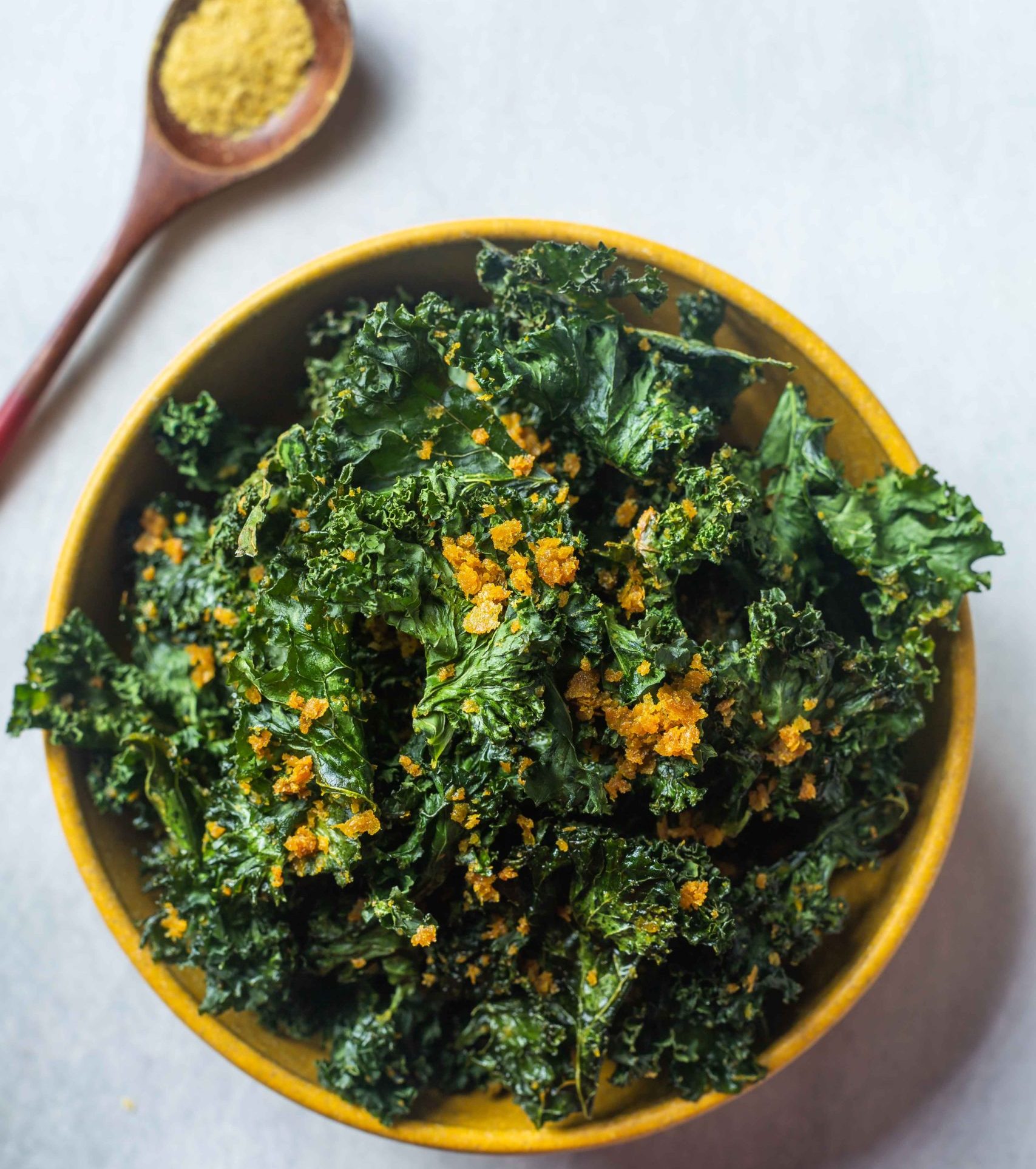 Crispy Cheesy Vegan Kale Chips - Chili in a pod